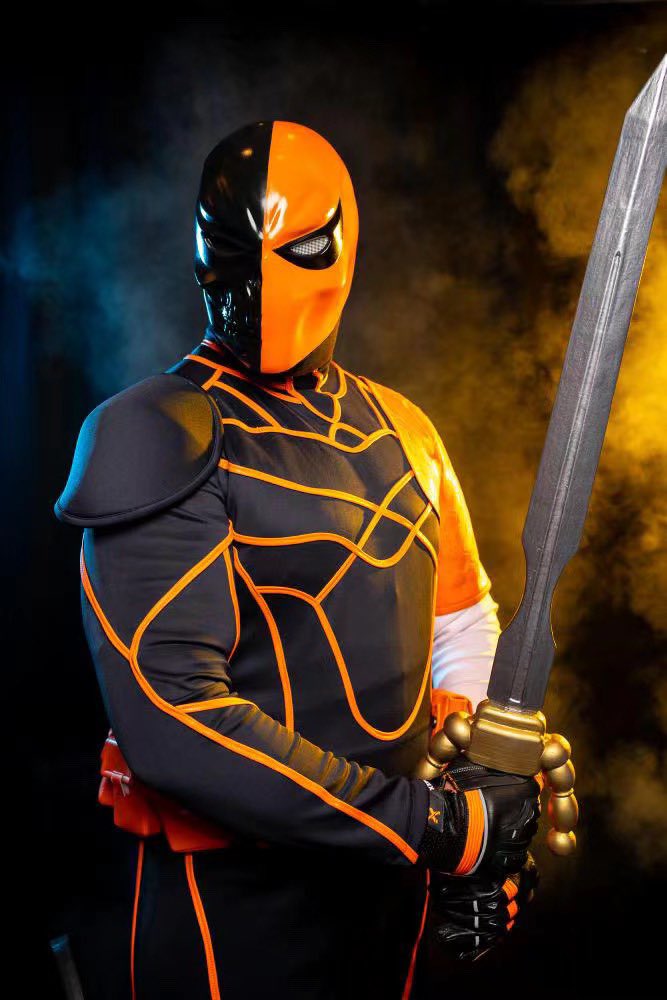 Deathstroke Sword Cosplay