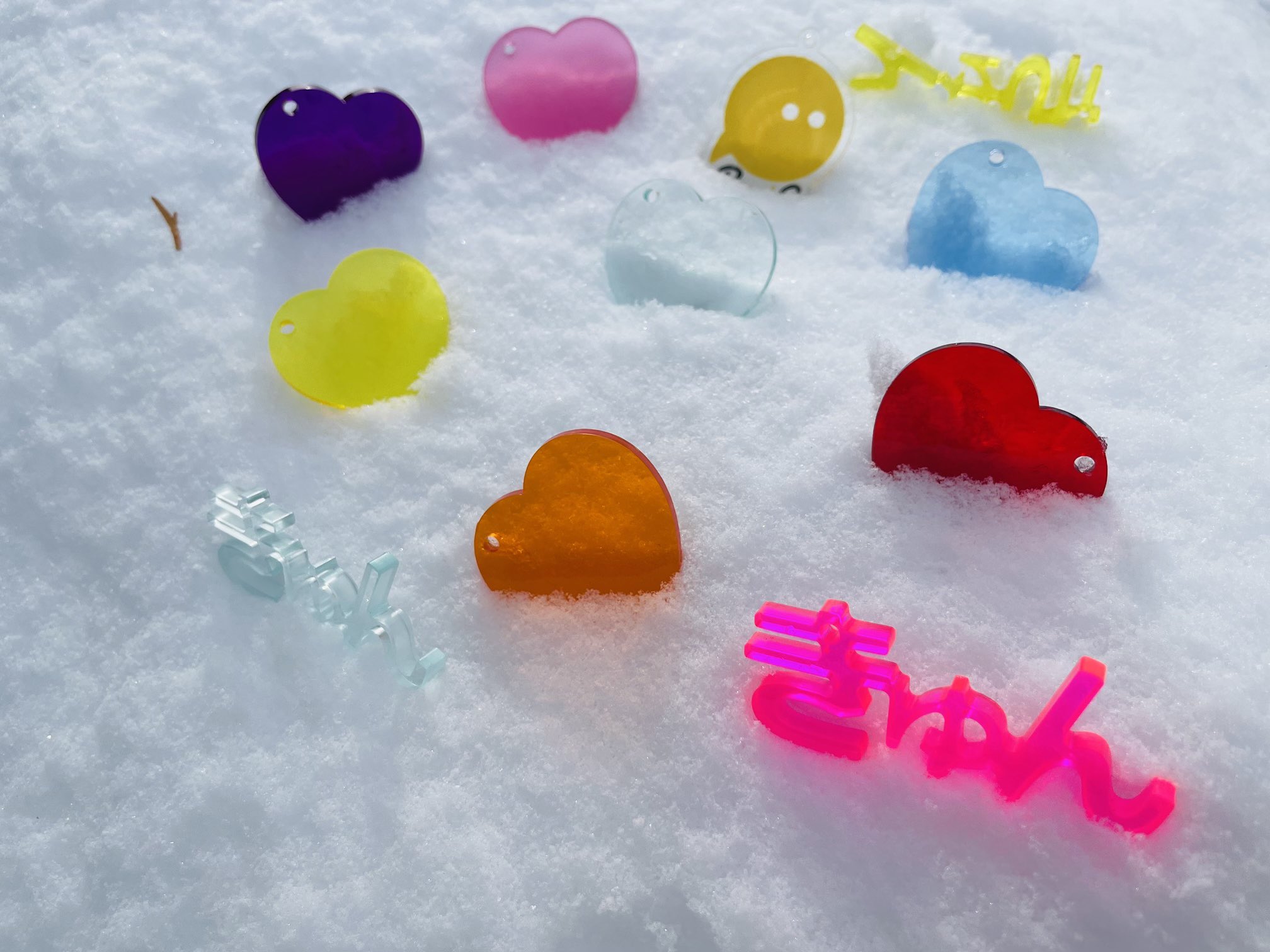 ReviCo【公式】 on Twitter: "-` ̗もうそろ定時 ̖ ´- 雪と #じゅしかわいい のコラボを撮ろうと意気込んでたんだけど 思いのほか雪降らなくて🥹wwww 綺麗な雪が ...