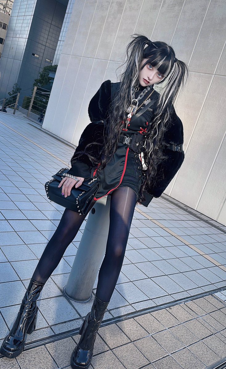 HIDOLATRAL THEODOL on Twitter: "新作《戦闘式ファーダウン》は、 テオドールの過去作とも相性抜群 1枚目 上:新作＋バックルショートインナー 下 ...