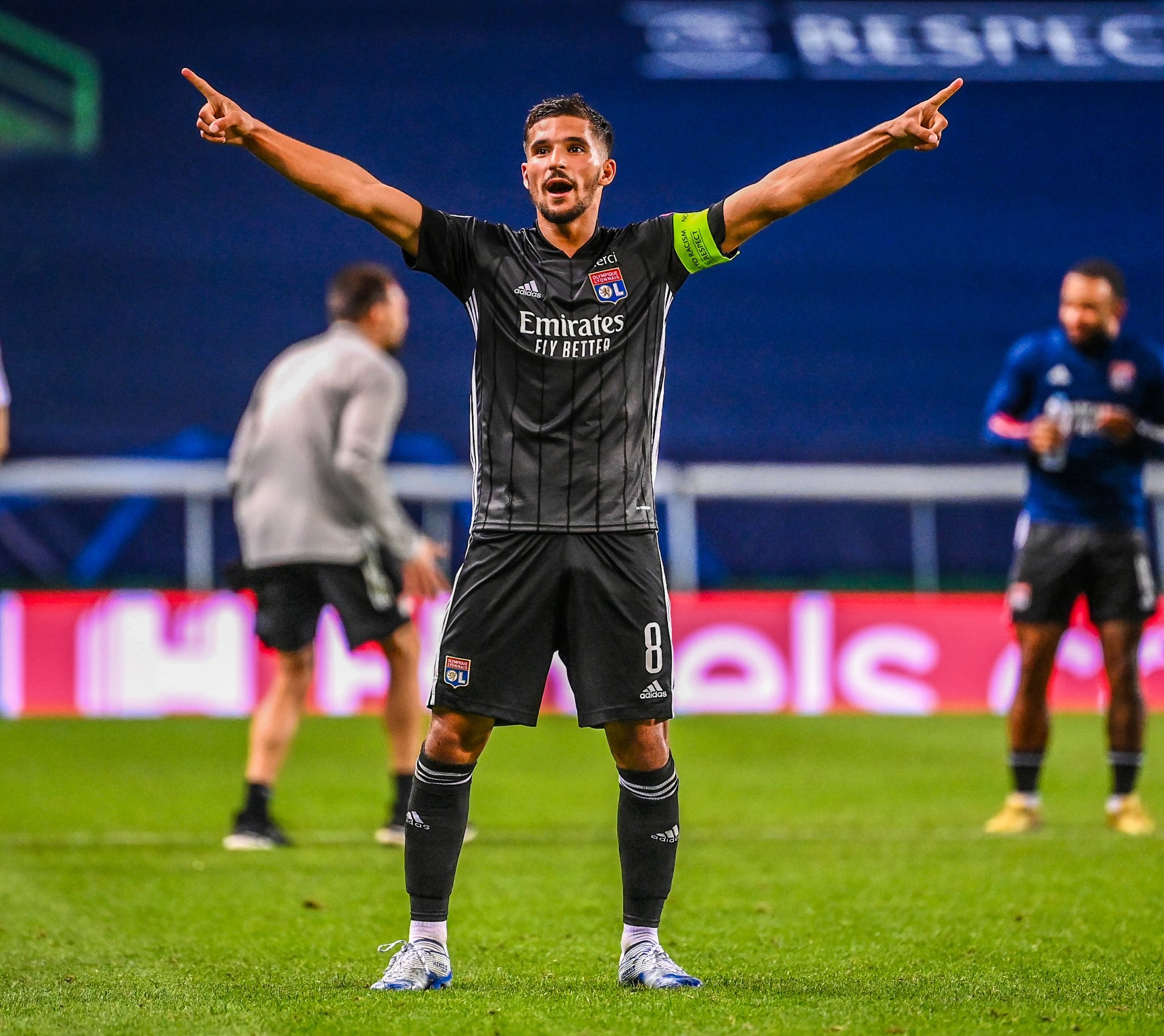 Eurofoot On Twitter π¨π©πΏ ππ
π
πππππ Houssem Aouar Will Now Play For The Algeria National Team