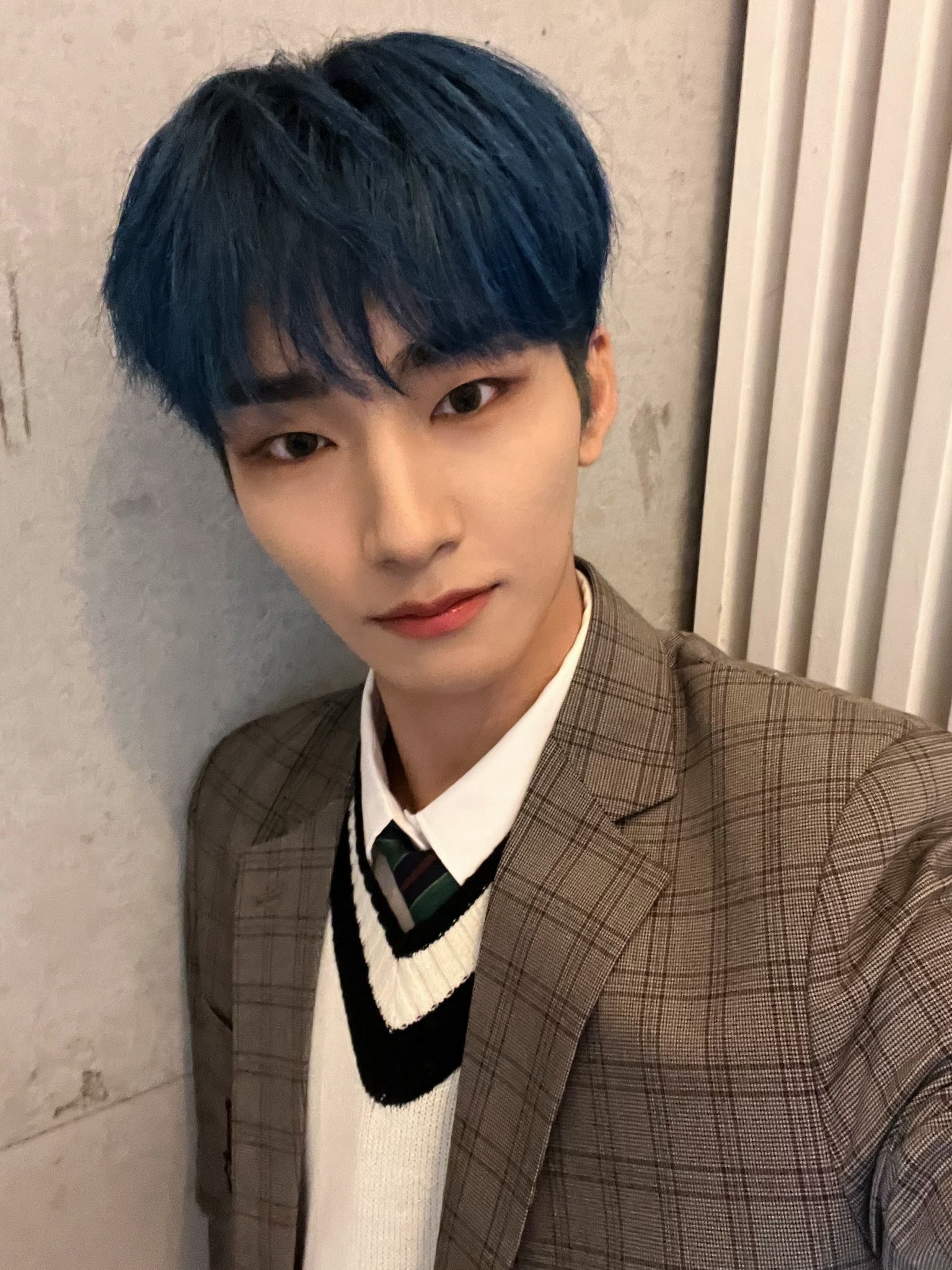 EPEX on Twitter: "[#제프] 헉 파란 여우다!!!!🦊 #EPEX #이펙스 #JEFF #제프 #젶프프 https://t.co/4hPOHN85xd" / Twitter