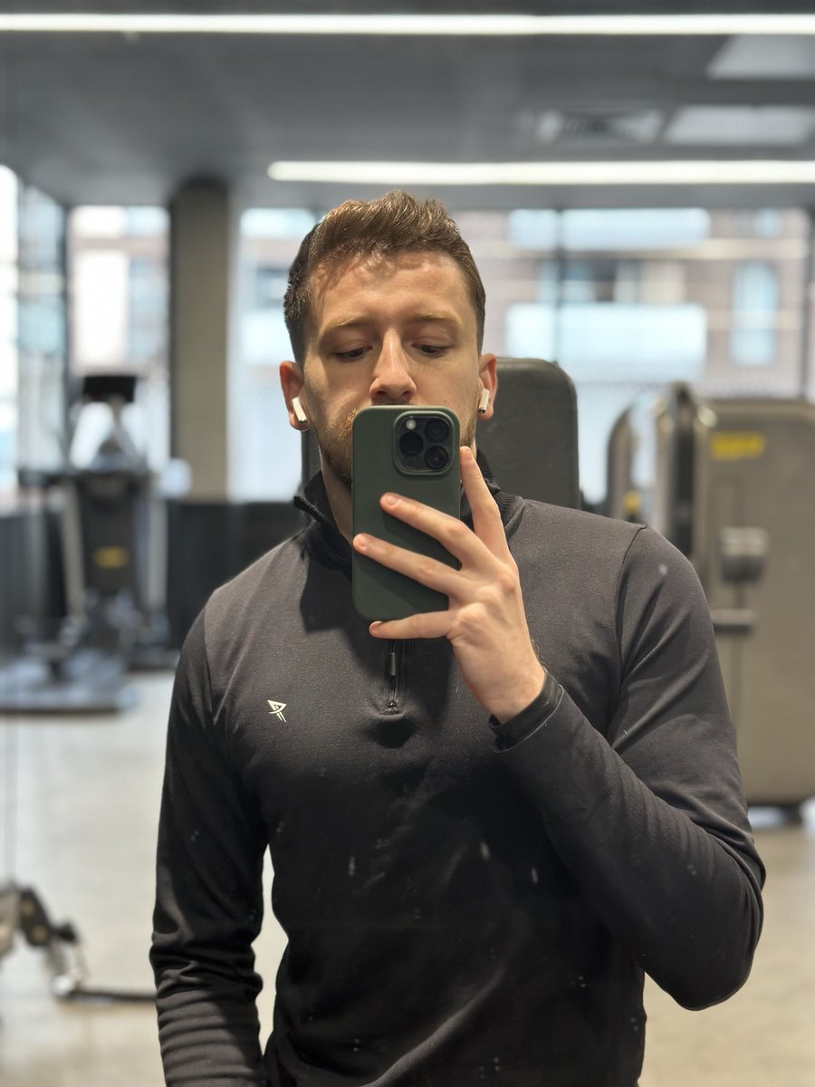 Josh Hargreaves On Twitter Spending My Annual Leave Dragging My Hairy Chicken Legs To The Gym josh-hargreaves-on-twitter-spending-my-annual-leave-dragging-my-hairy-chicken-legs-to-the-gym