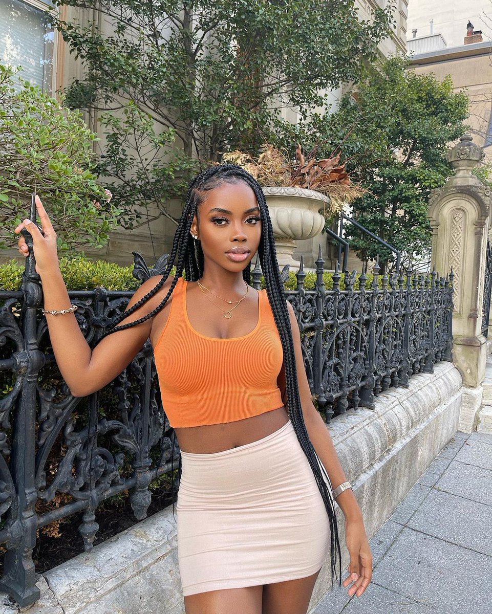 trop belle 🤎 on Twitter: "Hott"