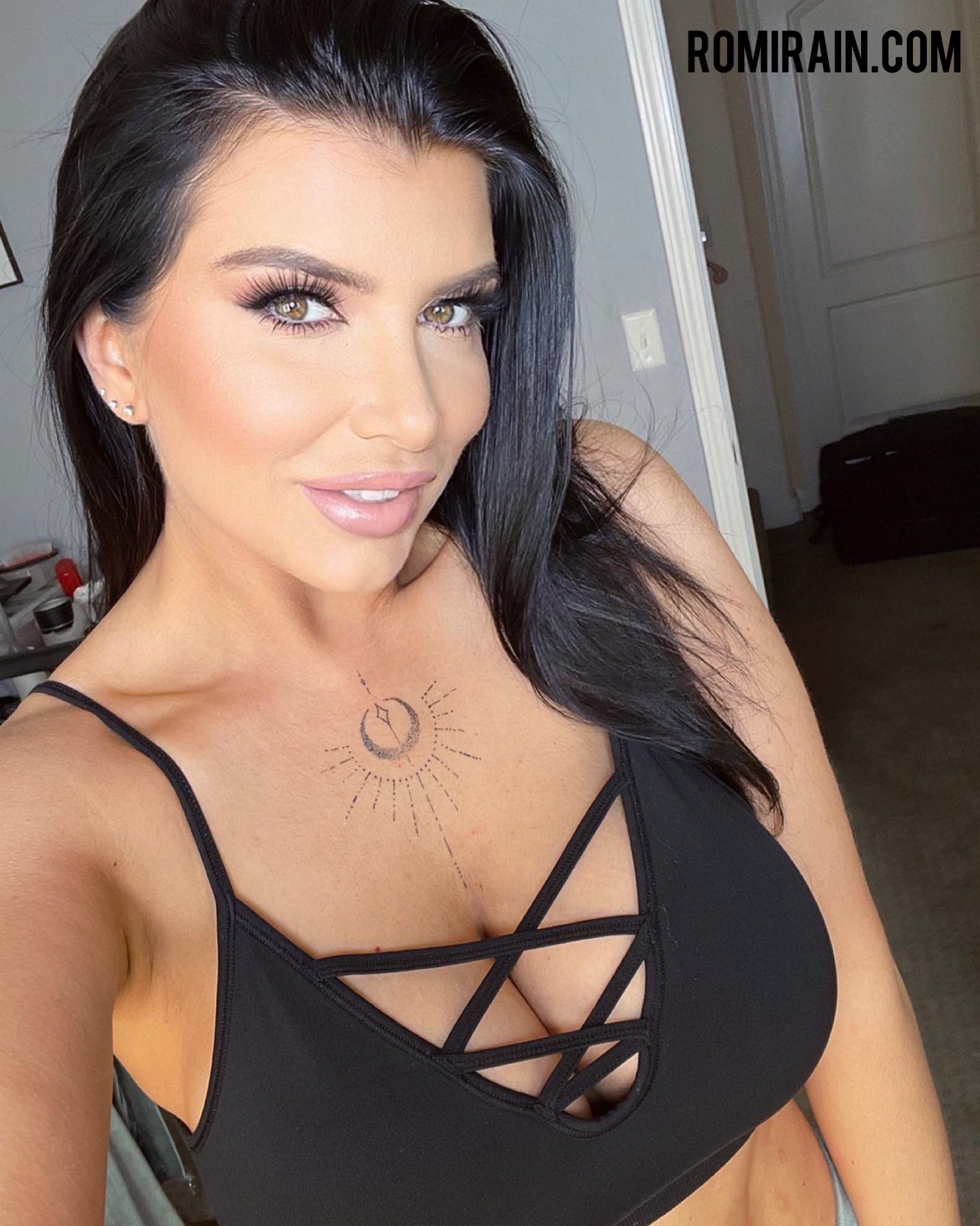 Crazydrummer222 on Twitter: "@Romi_Rain will always be on another level of gorgeous! https://t ...