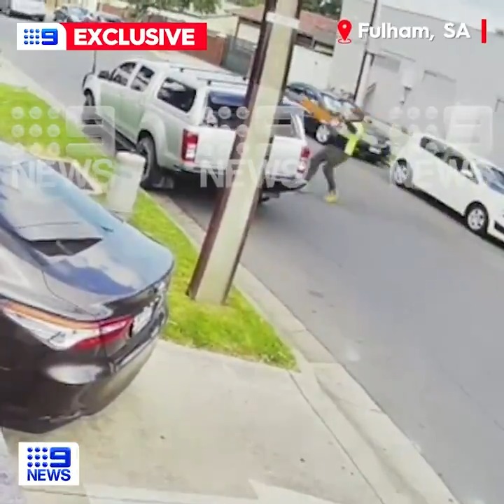 9News Adelaide on Twitter: "#EXCLUSIVE: A brazen daylight robbery has been captured on camera ...