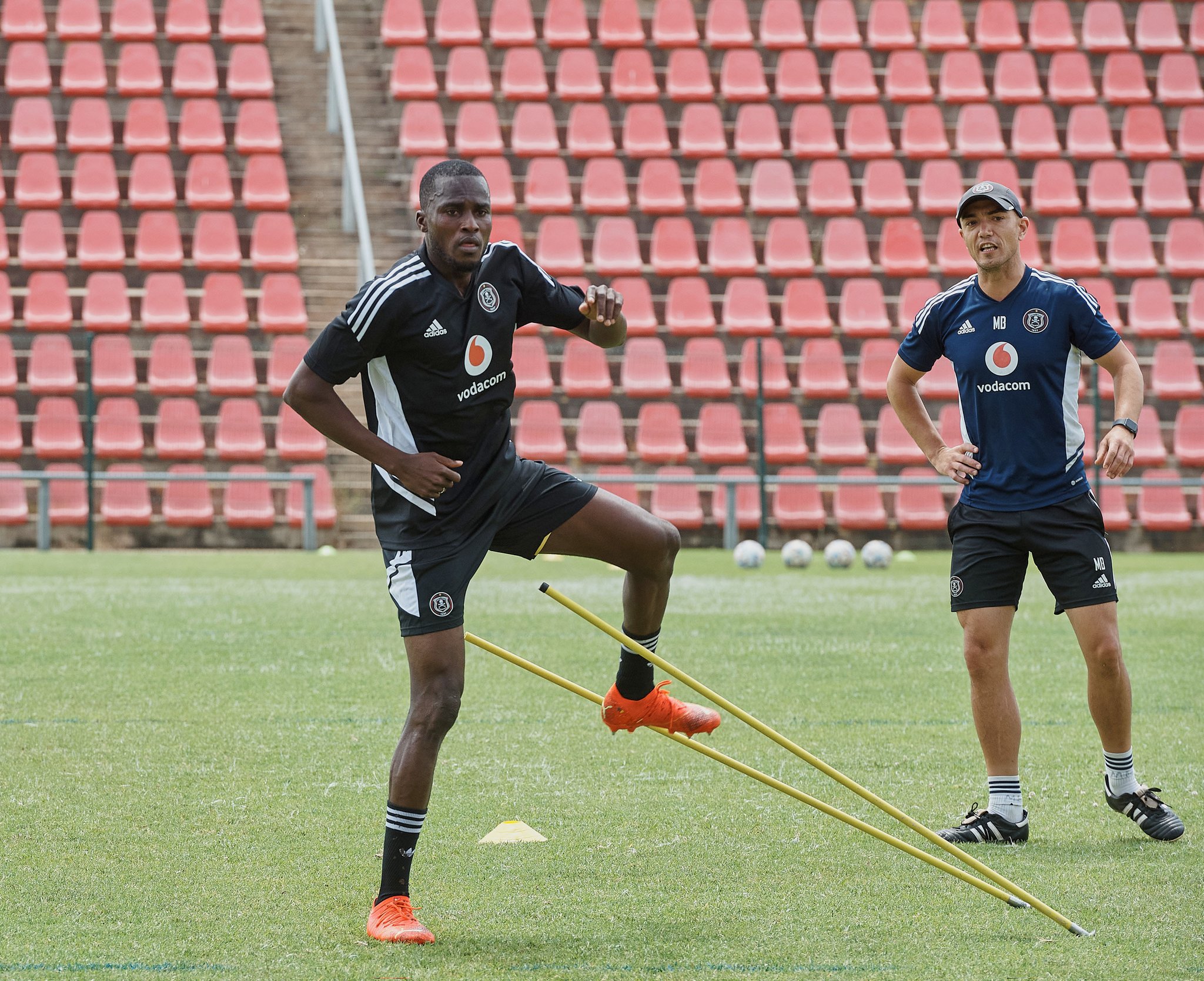 Découvrez les premières images de Souaibou Marou avec Orlando Pirates
