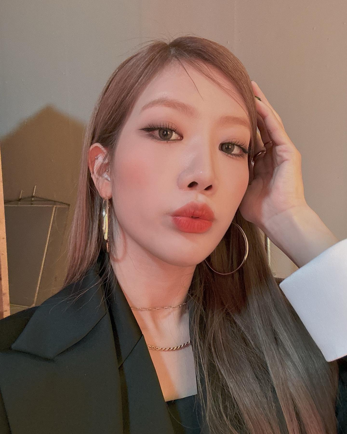 💫 Orrery/nim on Twitter: "Kim Lip Instagram post https://t.co/sZiDebIU4C https://t.co/vUiqkKZ6MY ...