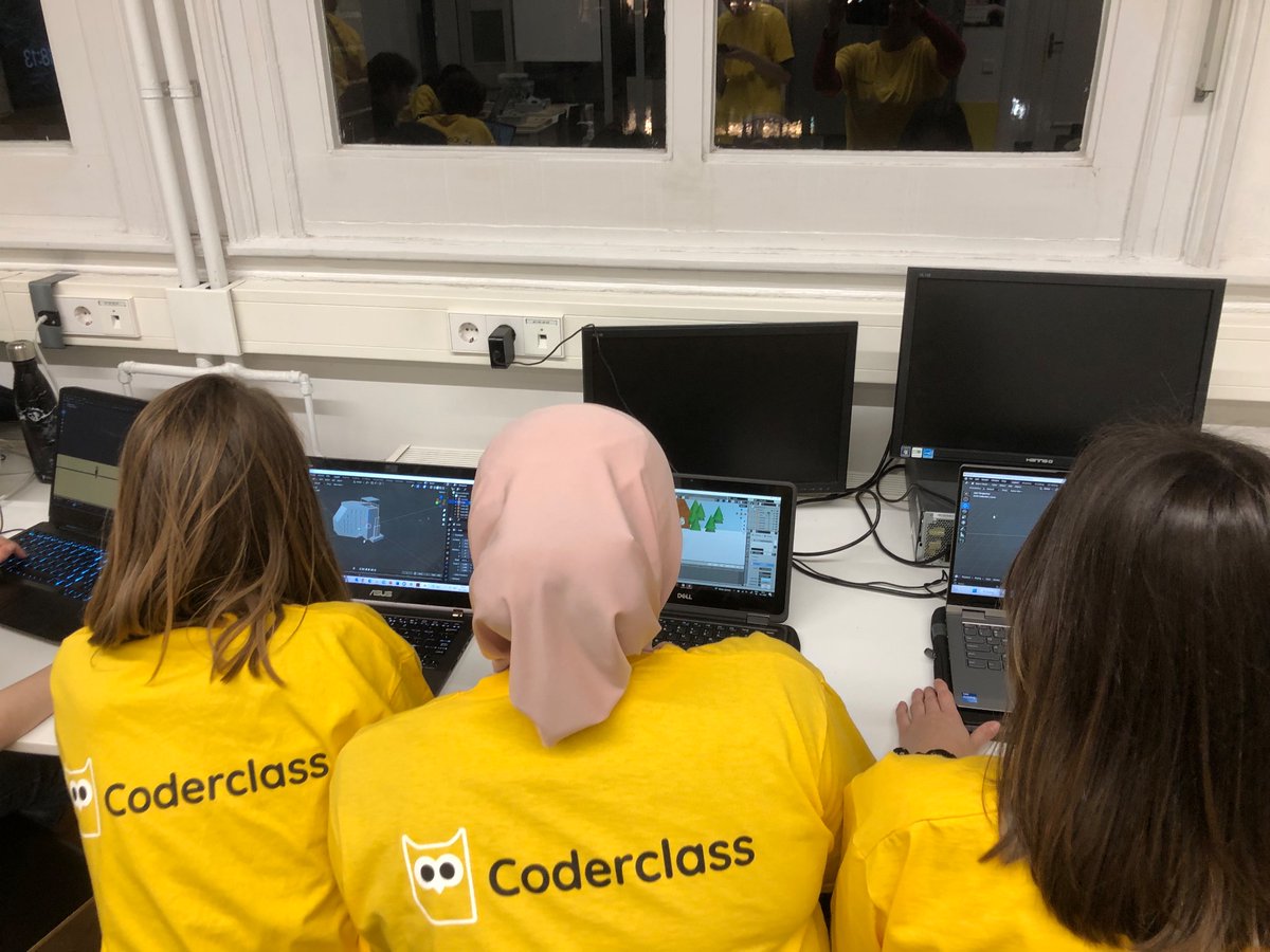 LOPOLY STUDIO on Twitter: "RT @atmind: Blender & Unity teams ready for open days ...