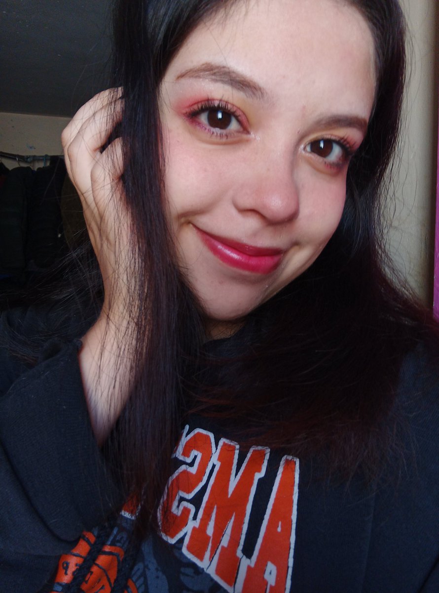 Valerukyy on Twitter: "Me equivoqué nos faltan 3 días pa ser parthers en twitch 🥹🥹 hapi hapi"