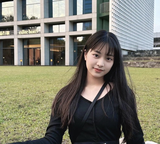 FOR NEXT GIRLZ on Twitter: "Nico NOTE: NICO IS 13 Instagram: https://instagram.com/_nico0712/"