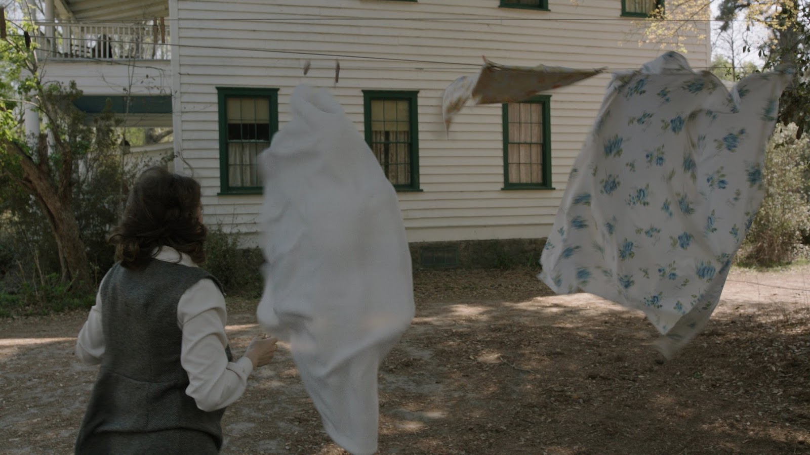 icha🦄 on Twitter: "@moviemenfes tw // ghost horror . . . . the conjuring still traumatized me ...