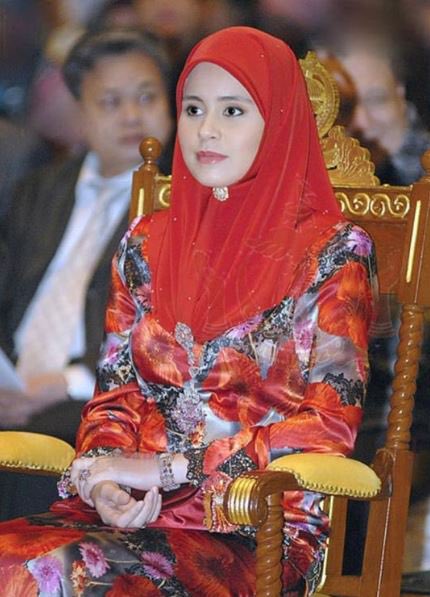 Januar Haikal on Twitter: "Ramai nak tahu bakal permaisuri brunei yakni isteri kepada Duli YTM ...