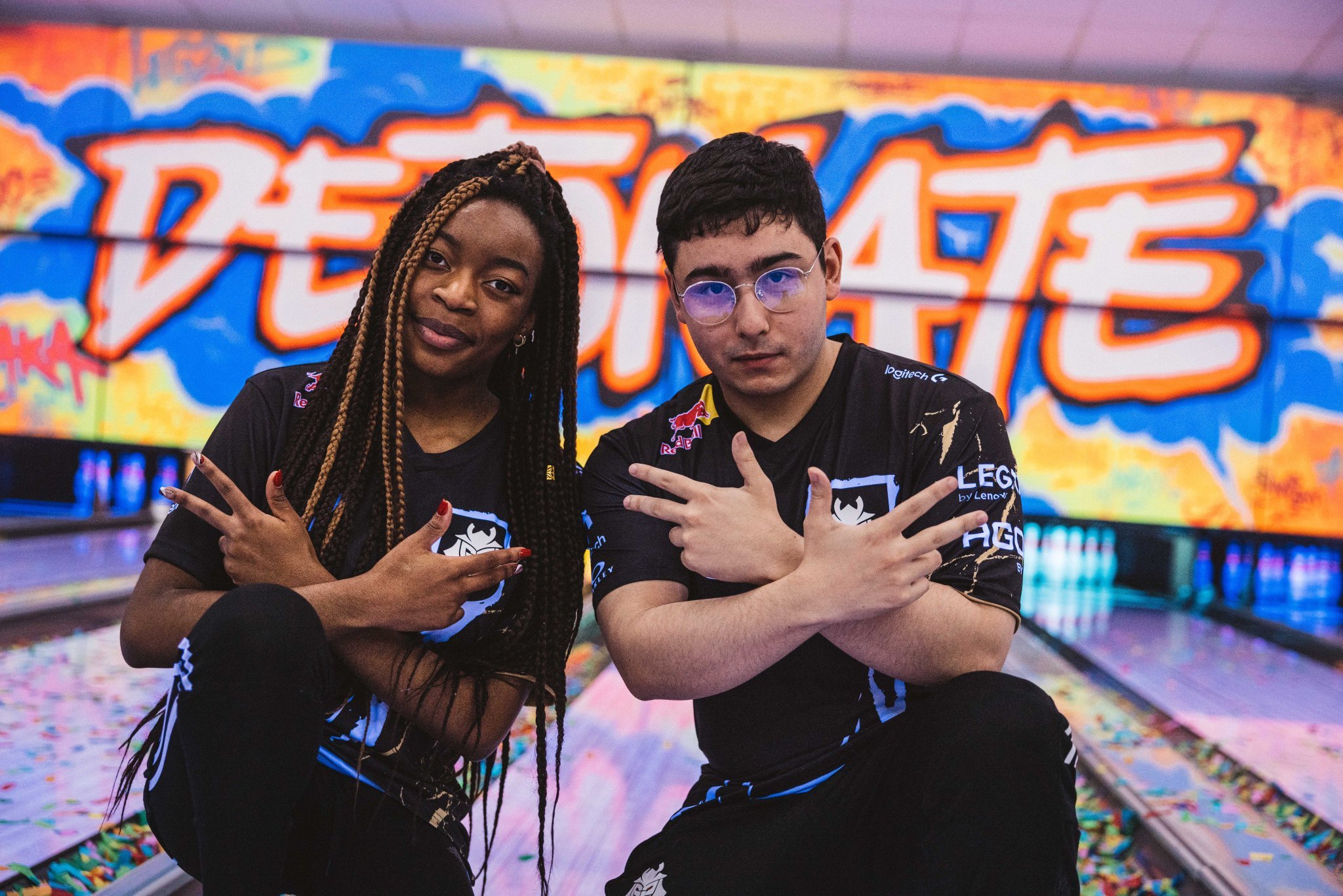 Laure Valée on Twitter: "@LCK OMG I need to have our @LEC players dance too😳" / Twitter