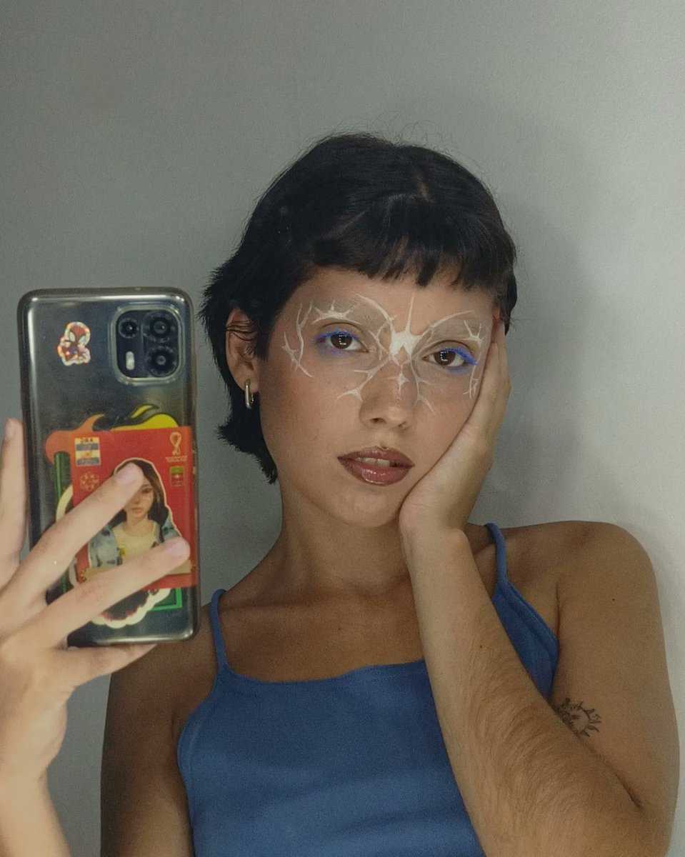 Orina On Twitter Ayer Me Hice Este Delineado Inspirado En La Portada