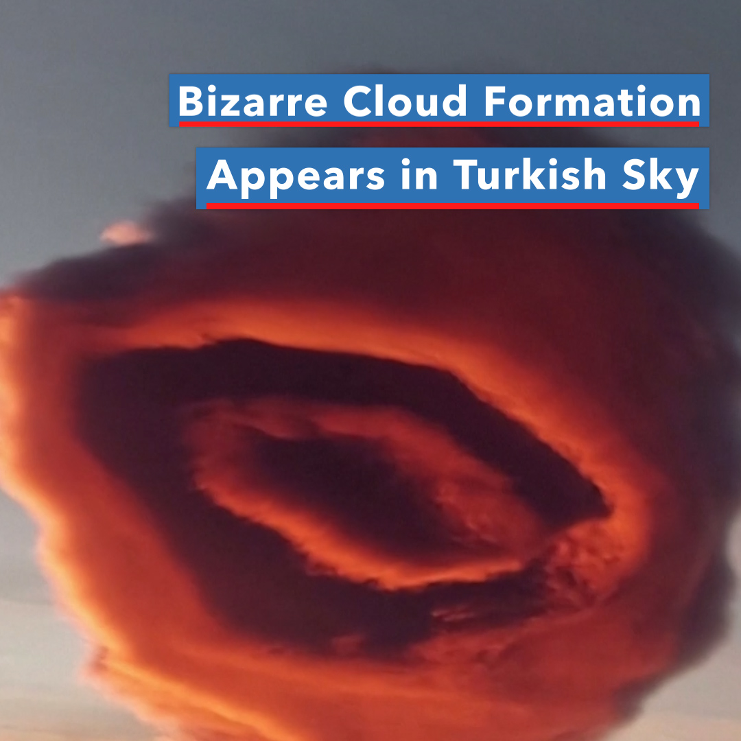 A bizarre cloud formation amazed residents in the Turkish city of Bursa ...