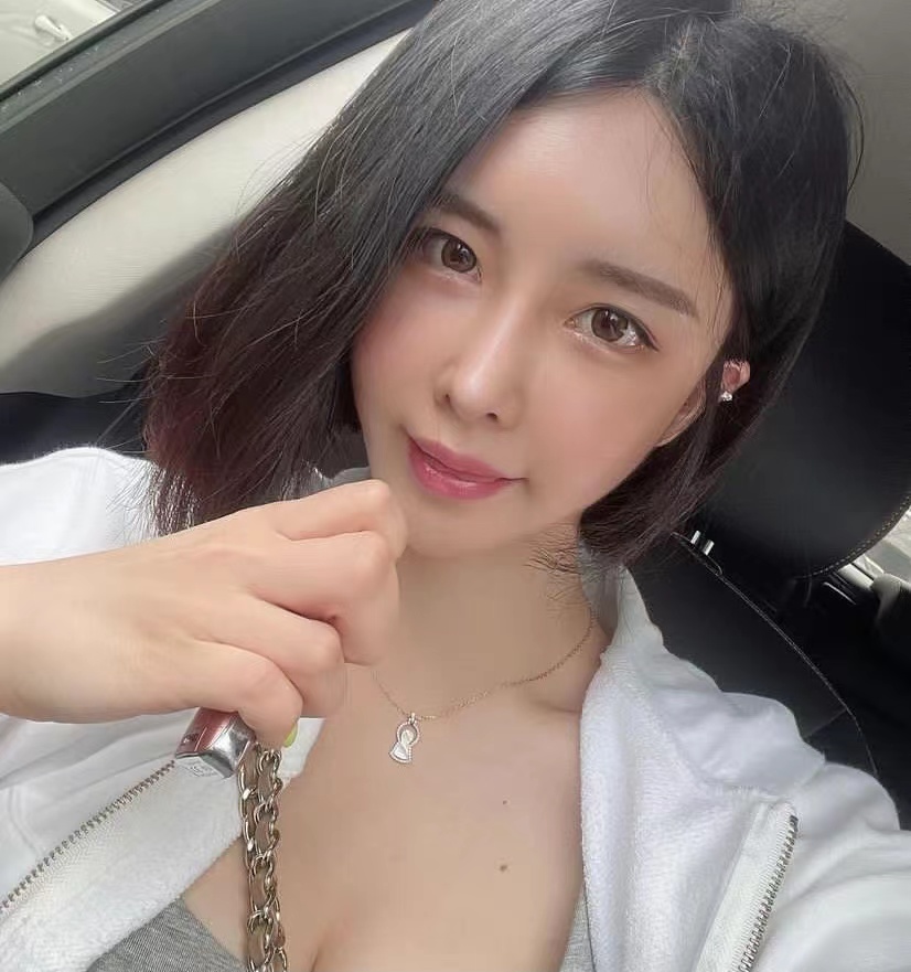 大奶反差琳琳爱健身 On Twitter 快来大姨妈了,性欲好强,有想插姐姐的点赞报名!抽1个让你试试姐姐上位!熟女