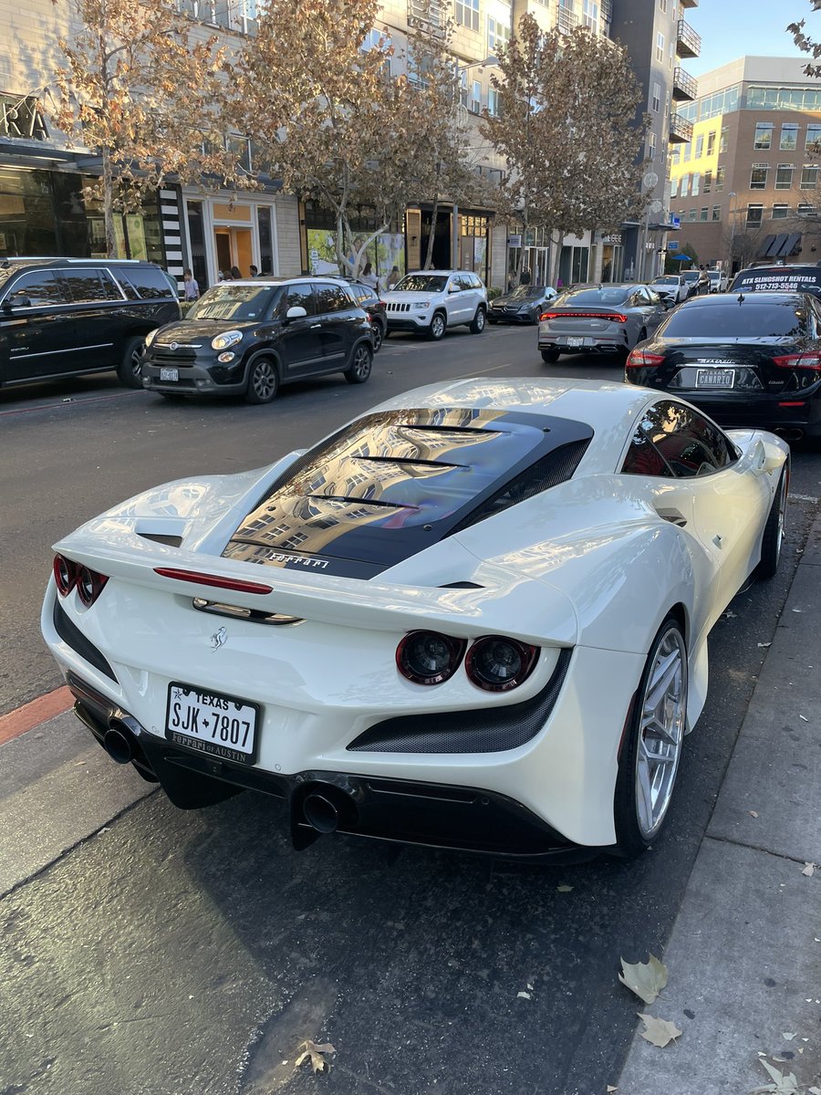 A $400,000 Ferrari doesn’t need a vanity plate. 🤌 - Thread from Matt ...
