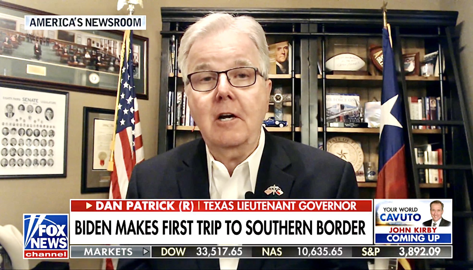 Room Rater on Twitter: "In which @DanPatrick shows it’s possible to have a book ladder and still ...