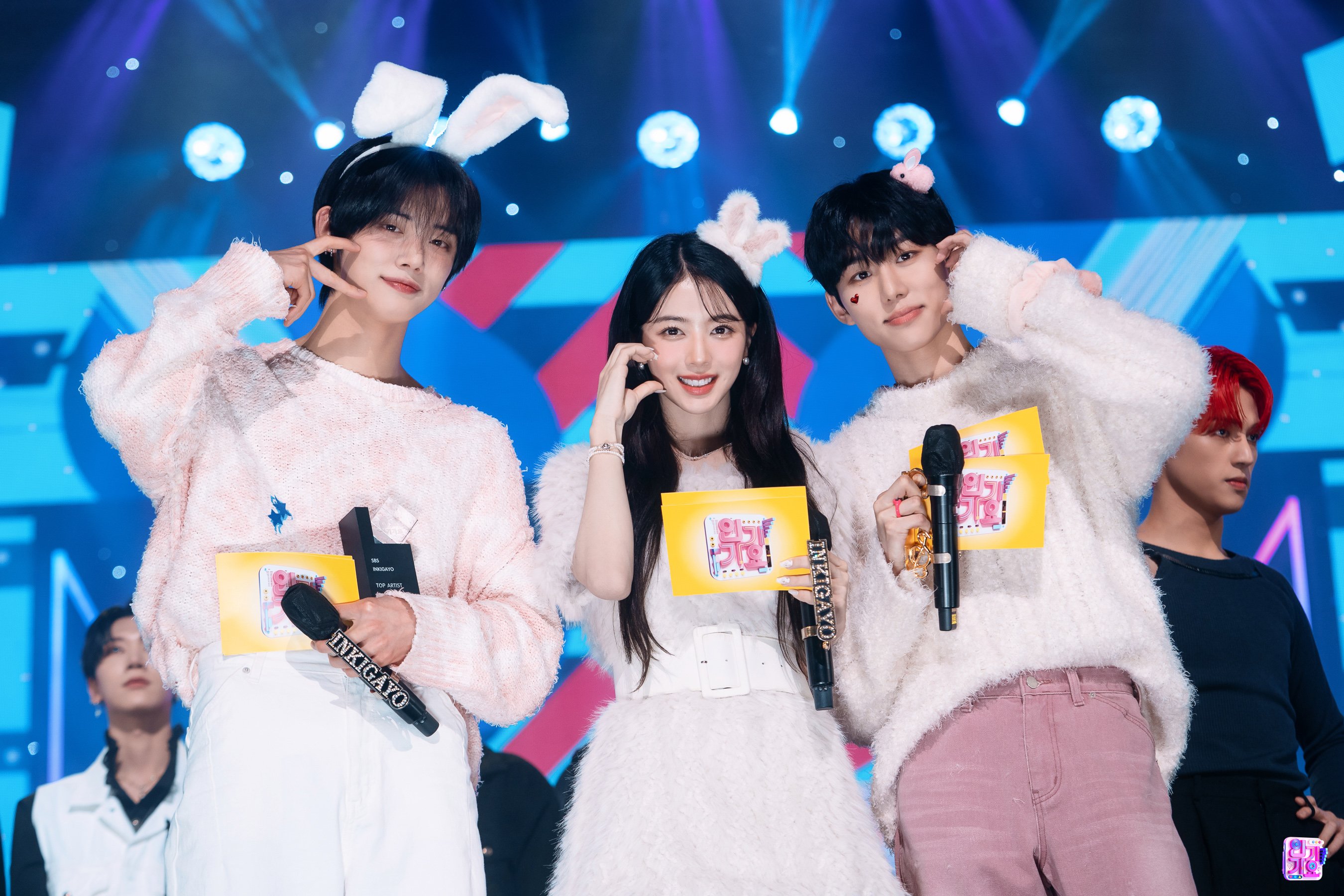 TXT INTERNATIONAL on Twitter: "(SBS INKIGAYO) BEHIND THE SCENES PHOTO SKETCH — #YEONJUN (14 ...