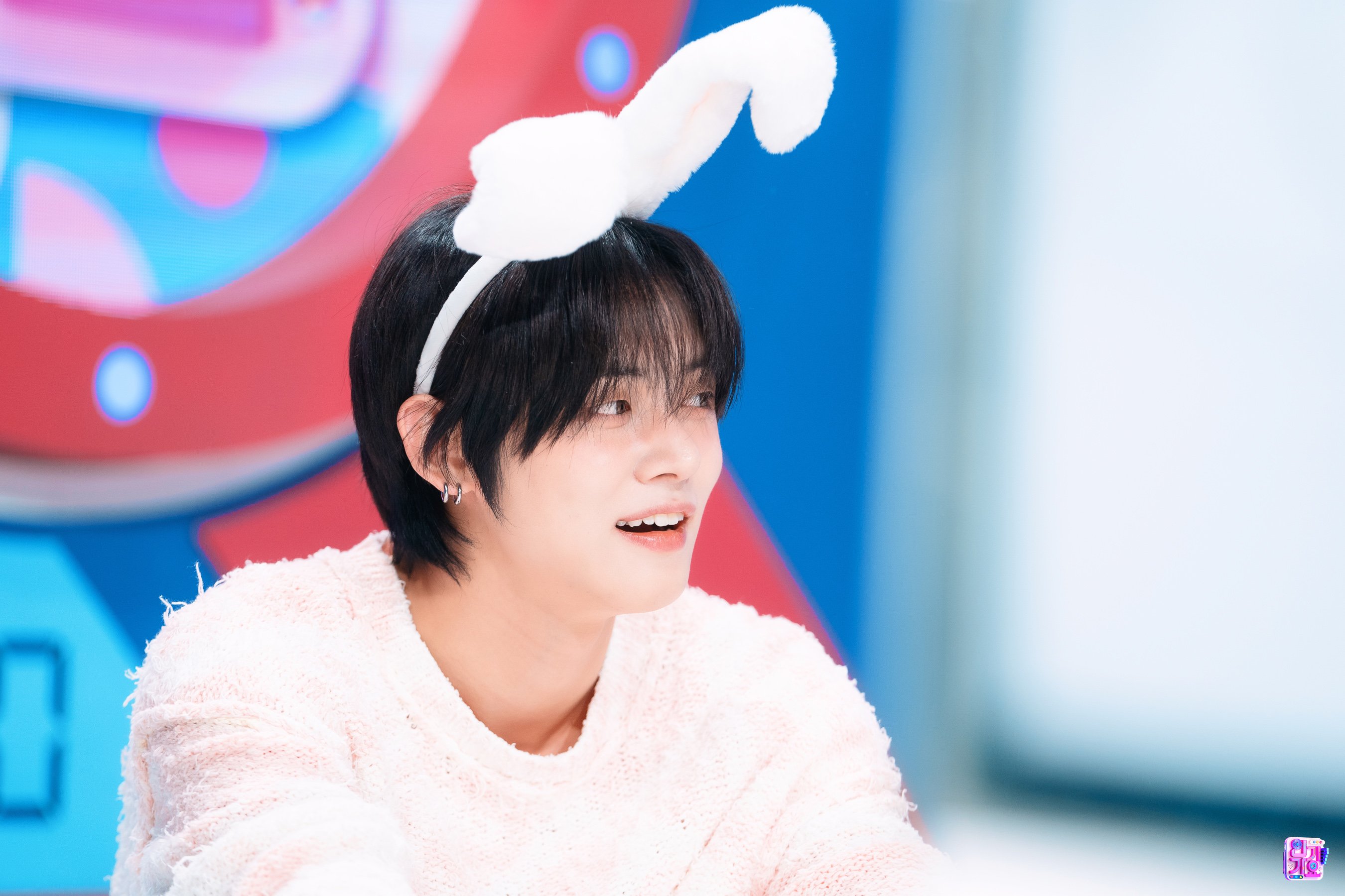 TXT INTERNATIONAL on Twitter: "(SBS INKIGAYO) BEHIND THE SCENES PHOTO SKETCH — #YEONJUN (14 ...