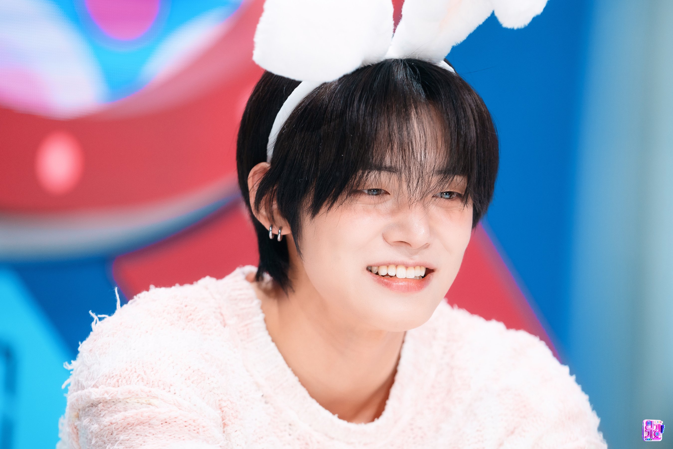 TXT INTERNATIONAL on Twitter: "(SBS INKIGAYO) BEHIND THE SCENES PHOTO SKETCH — #YEONJUN (14 ...