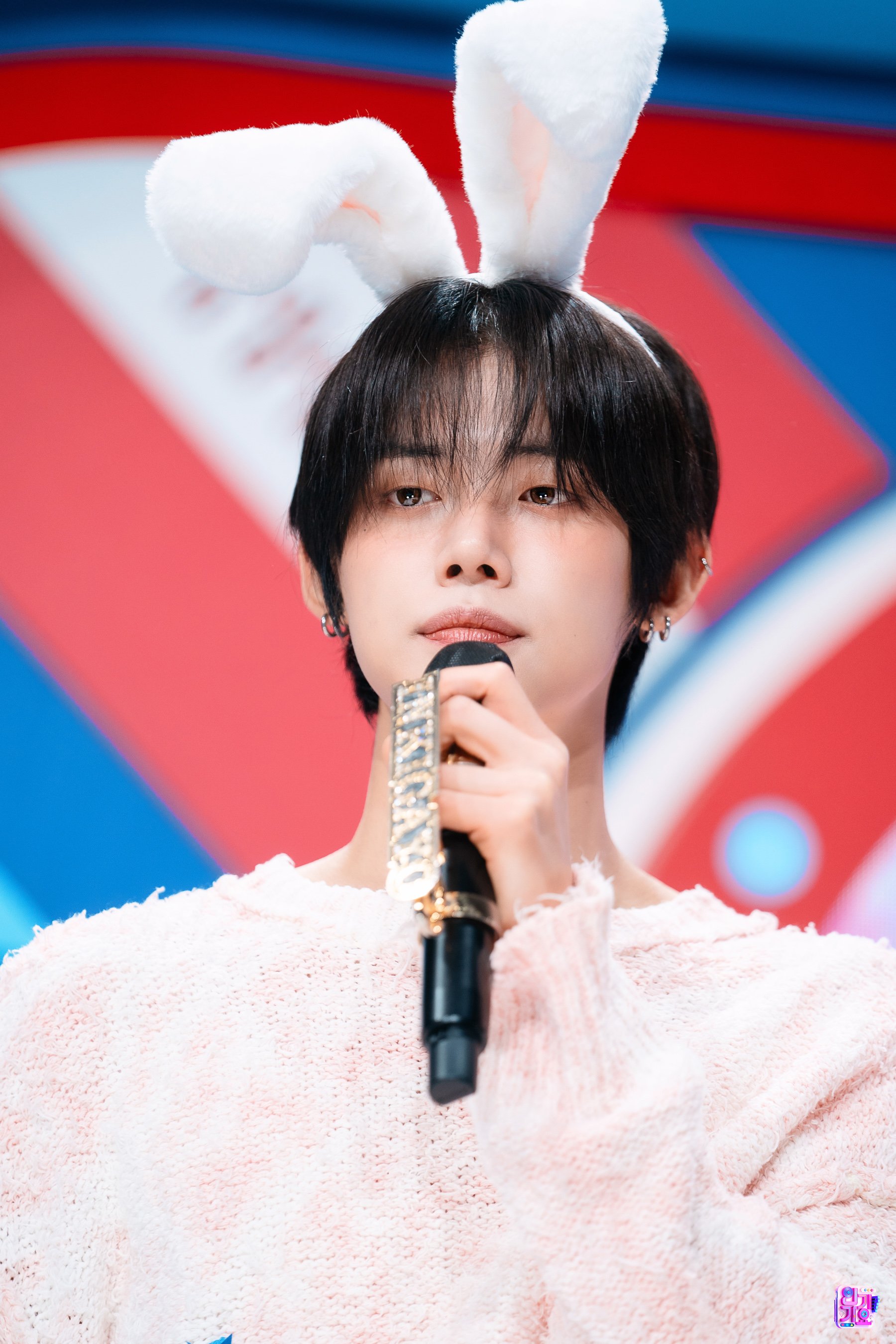 TXT INTERNATIONAL on Twitter: "(SBS INKIGAYO) BEHIND THE SCENES PHOTO SKETCH — #YEONJUN (14 ...