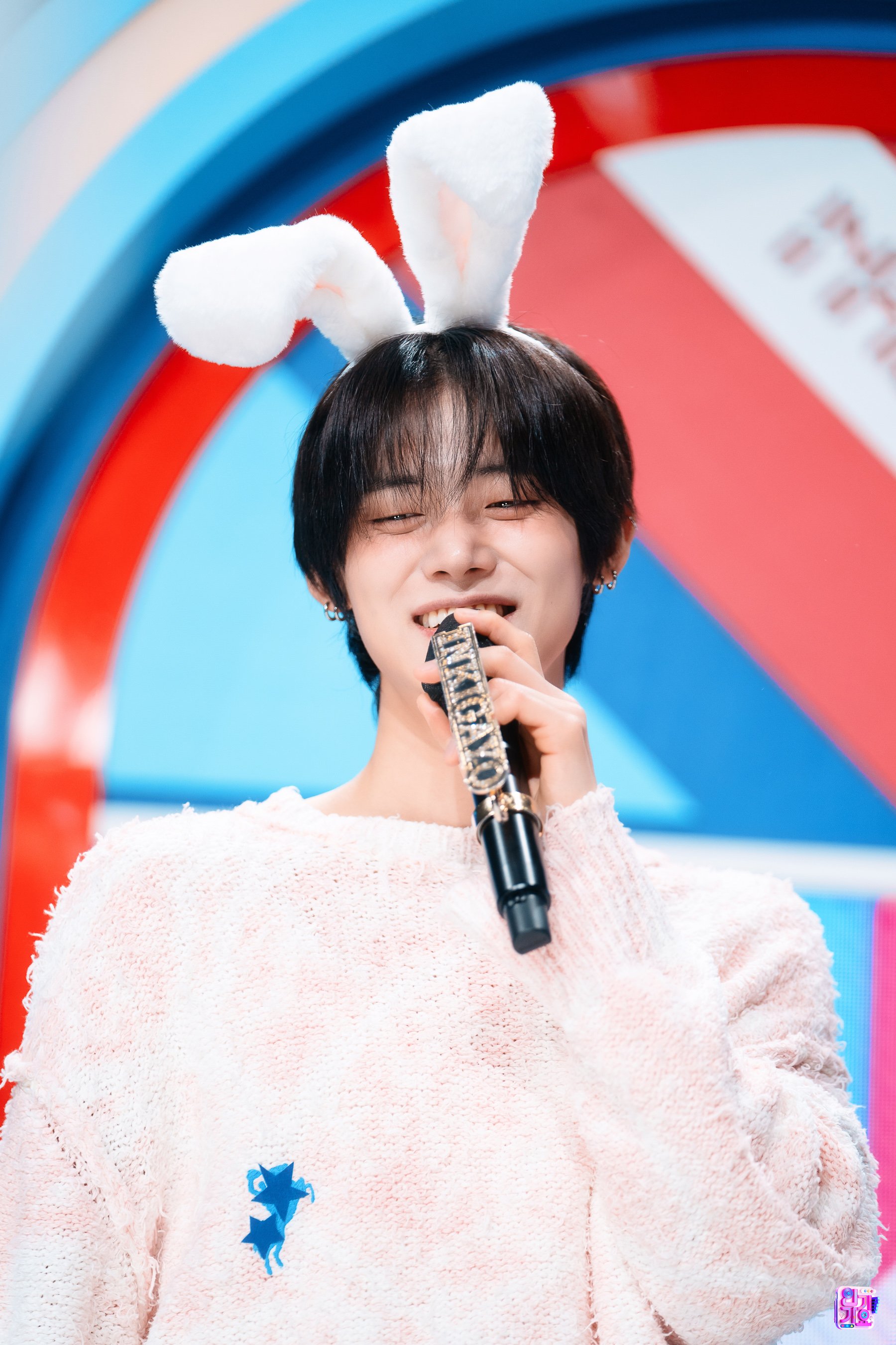 TXT INTERNATIONAL on Twitter: "(SBS INKIGAYO) BEHIND THE SCENES PHOTO SKETCH — #YEONJUN (14 ...