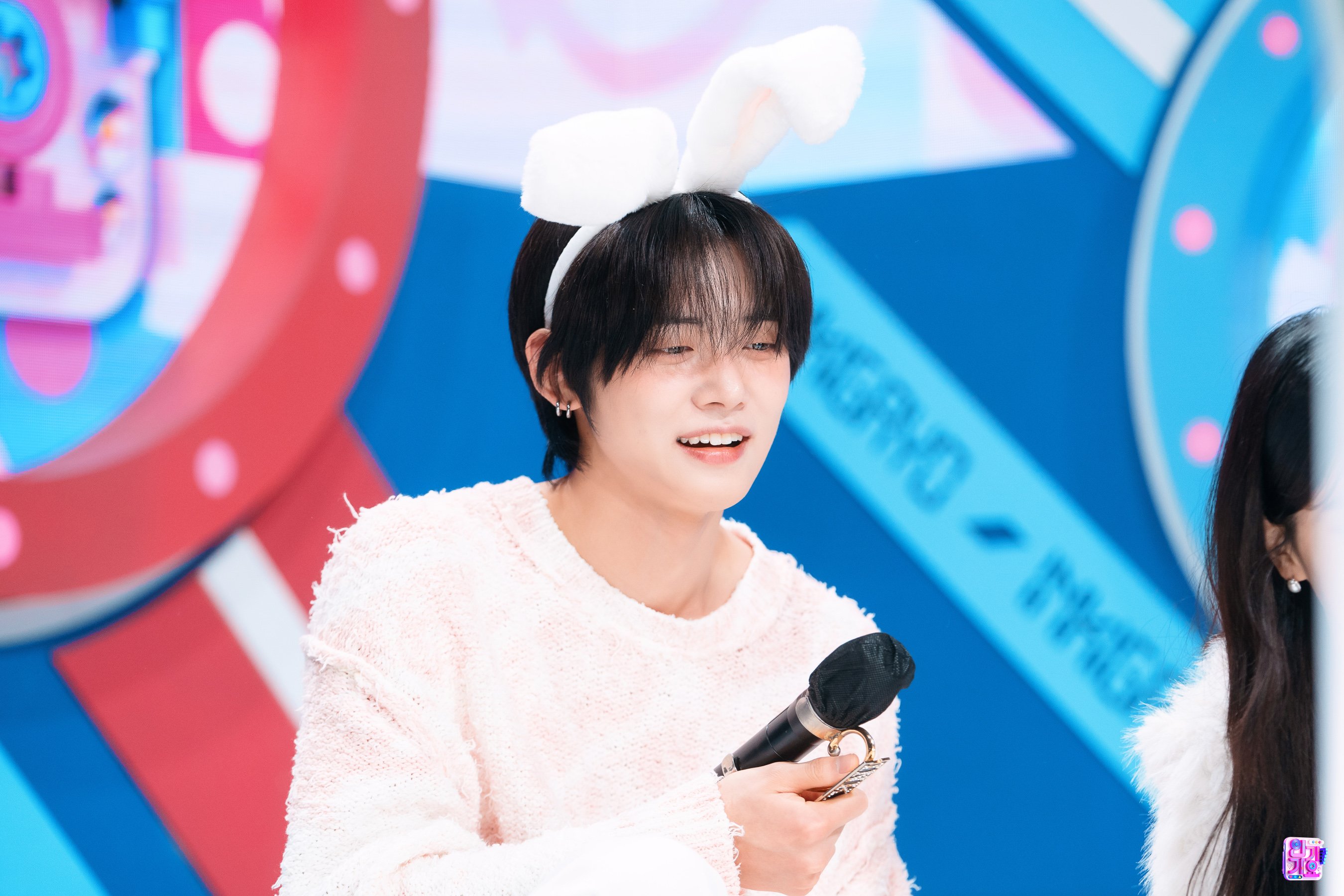 TXT INTERNATIONAL on Twitter: "(SBS INKIGAYO) BEHIND THE SCENES PHOTO SKETCH — #YEONJUN (14 ...