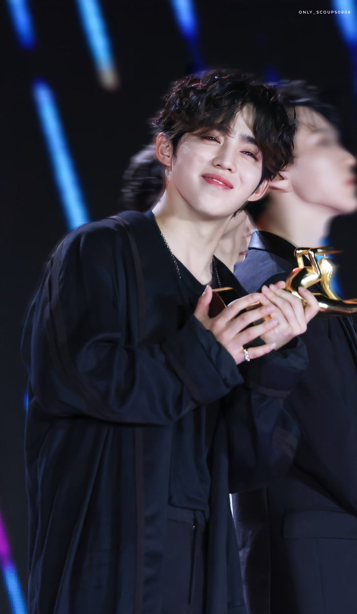 only_scoups0808 on Twitter: "230107 #SCOUPS #에스쿱스 #세븐틴 #SEVENTEEN #エスクプス #최승철 #승철 @pledis_17"