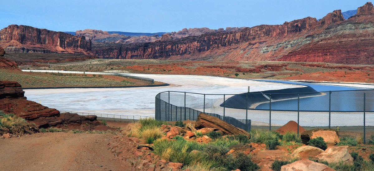 Germán S.G. on Twitter: "Moab potash ponds Grandes depósitos de evaporación para producción de ...