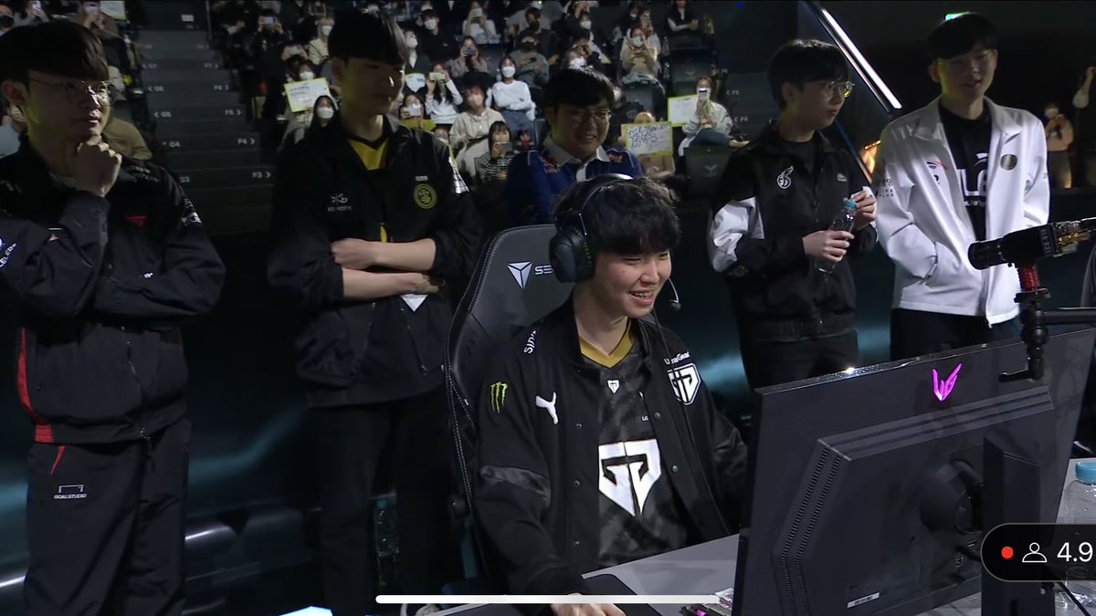 ky. 🍀 on Twitter: "im thinking abt faker and chovy, 2 of the best midlaners korea has ever ...