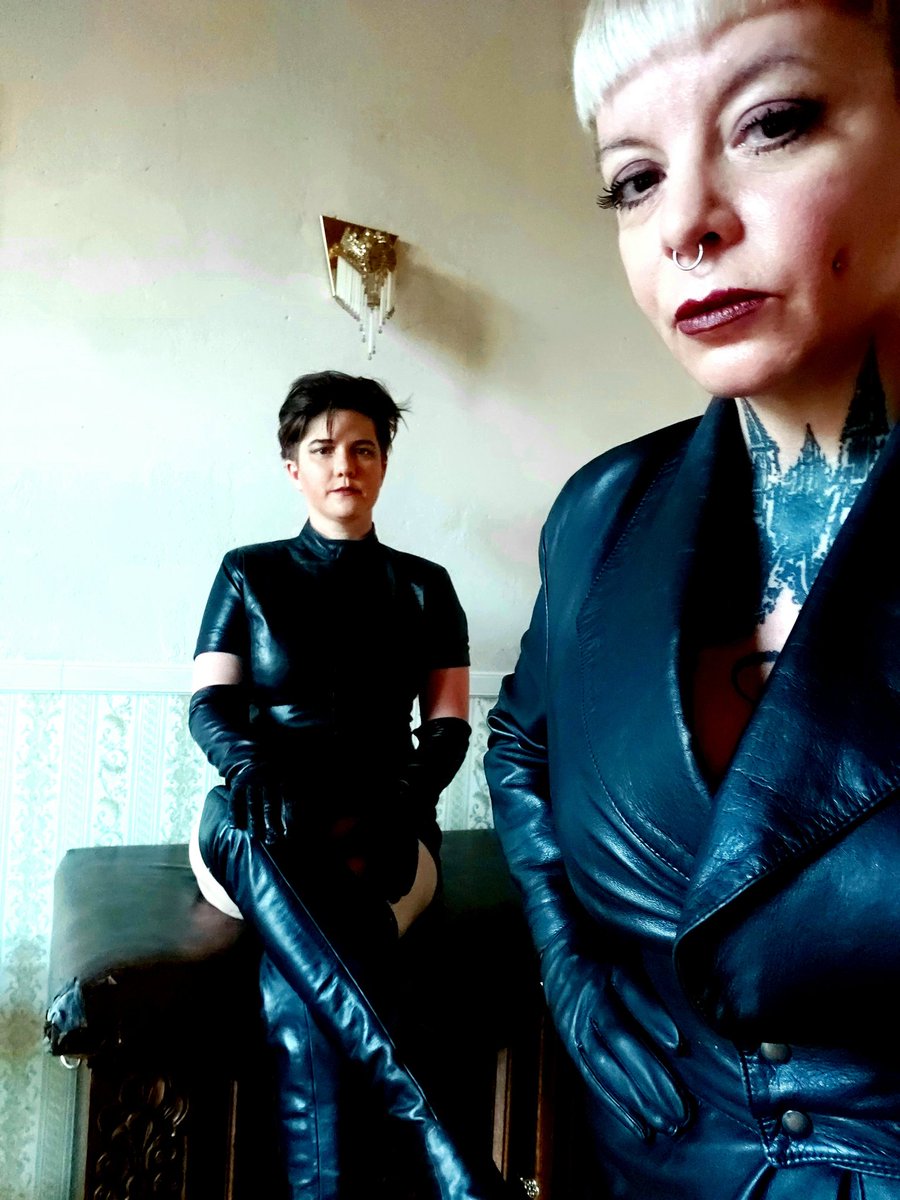 Studio LUX on Twitter: "RT @FrauSchoengott: Wer kommt darauf um was es in der Session von @Dom ...