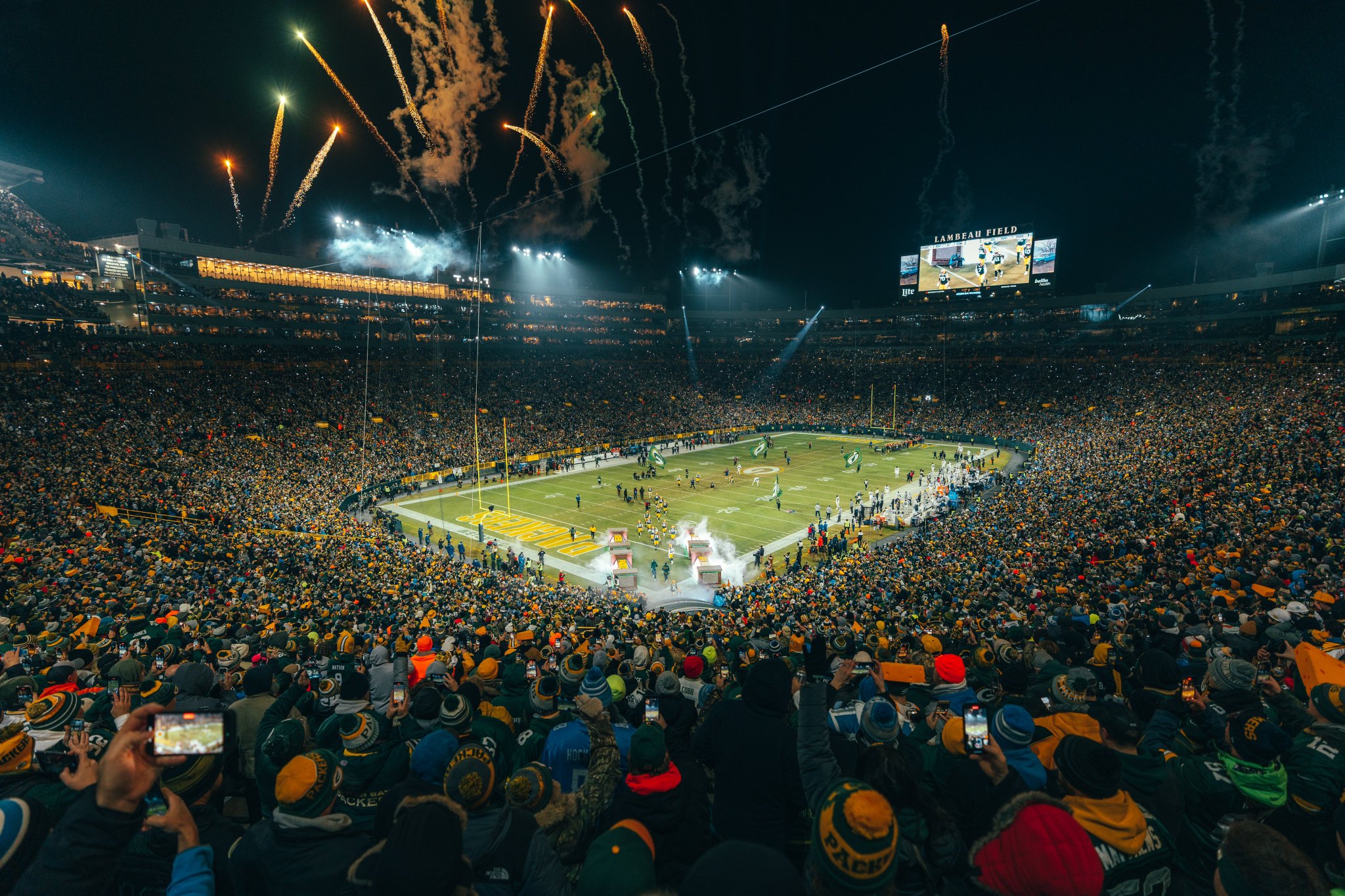 Sam Li on Twitter: "Went to my first Packer game yesterday. Although it was a sad loss, Lambeau ...