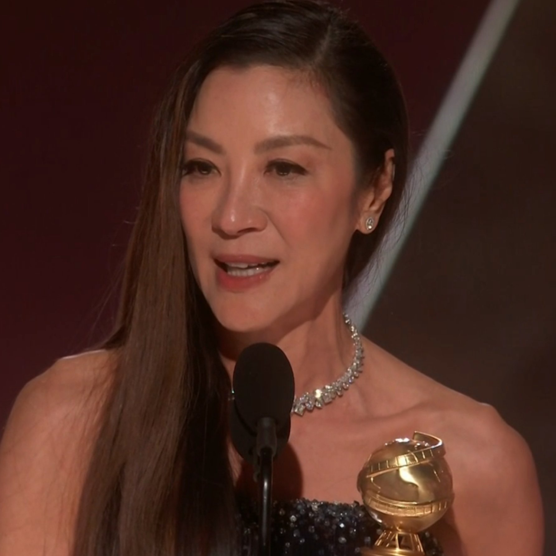 Nora Dominick on Twitter: "stephanie hsu crying over michelle yeoh winning her first golden ...