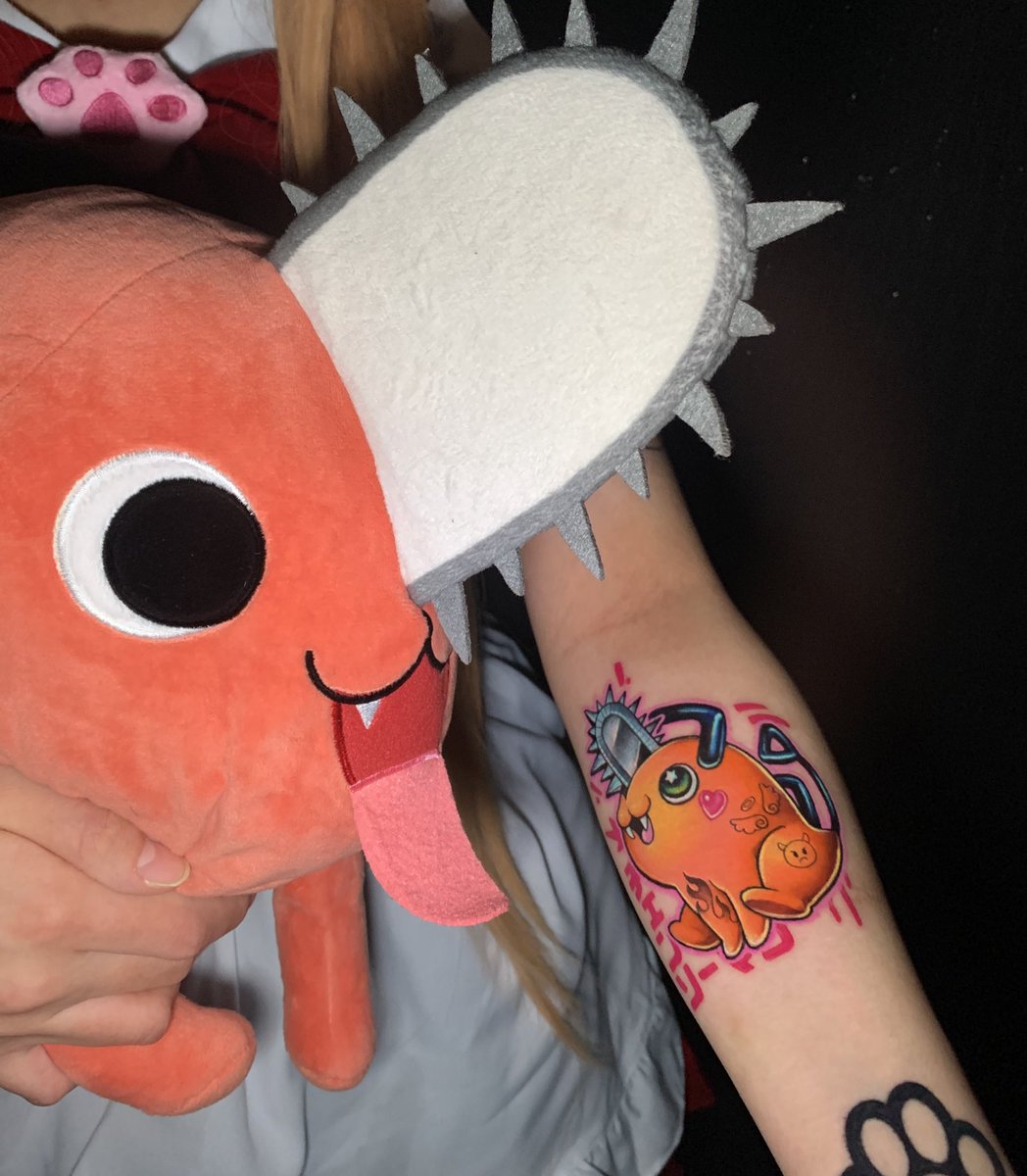 ちゃぴ CHAPI 🐳 2/25 大阪物販イベ on Twitter: "チェンソアニメ化なる前から たくさん彫らせてもらったな記憶"