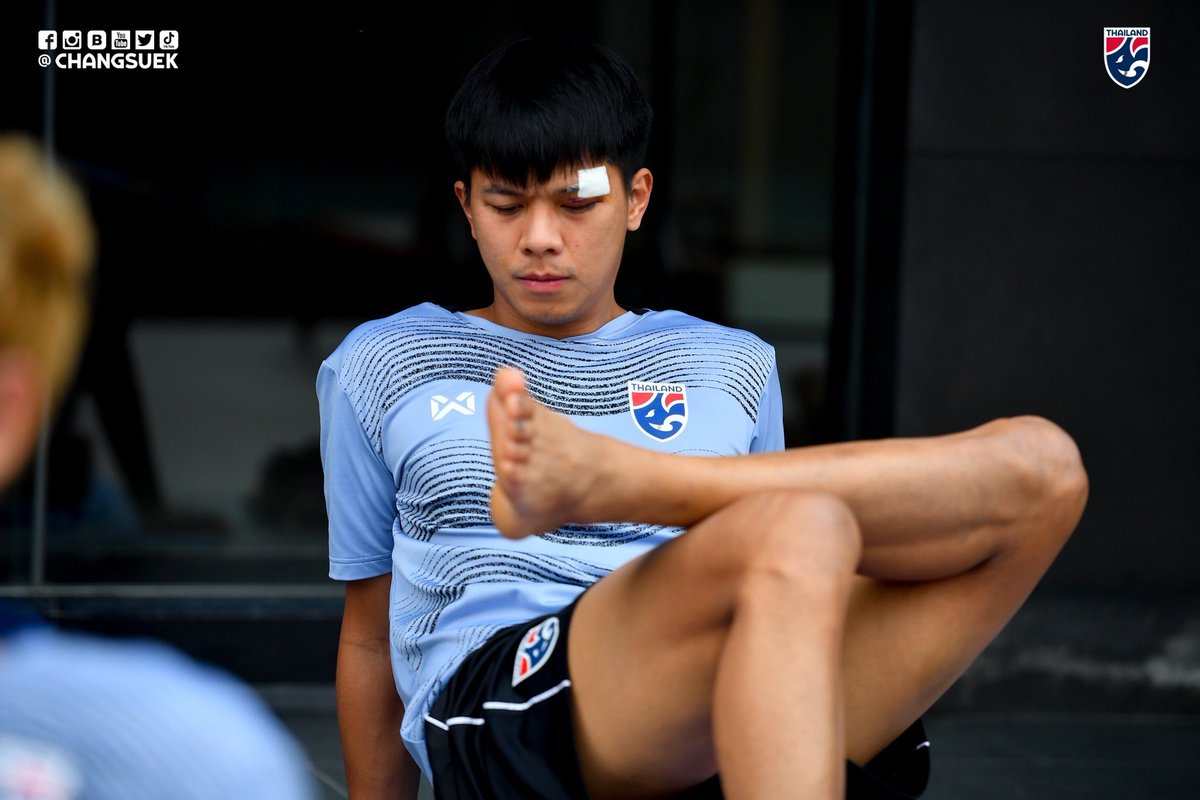 Changsuek on Twitter: "#ChangsuekUpdate นักเตะช้างศึก 🇹🇭 เข้าโปรแกรมฟื้นฟูสภาพร่างกายภายในโรงแรม ...