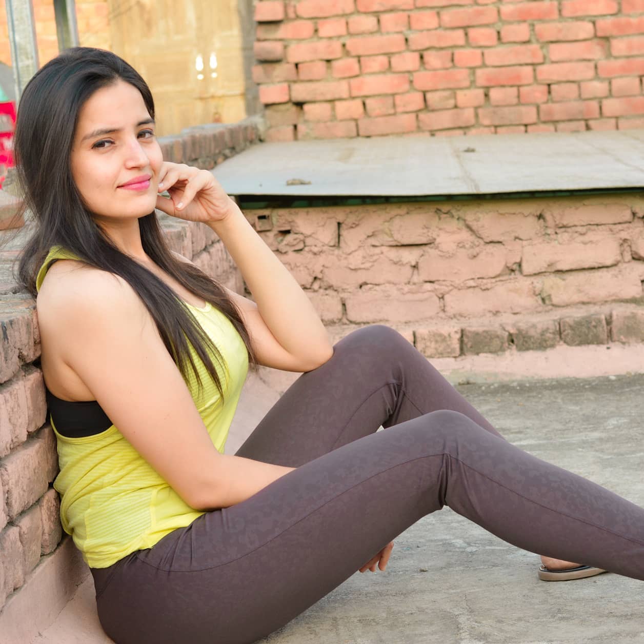 sonali Singh on Twitter: "जब टाइम बुरा चल रहा हो तो लोग हाथ नहीं गलतियां पकड़ते हैं.. 🌄 https ...