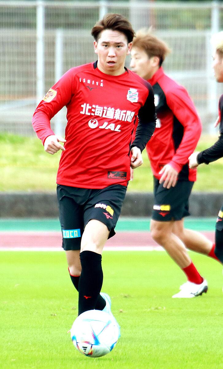 スポーツ報知 サッカー取材班 on Twitter: "J1コンサドーレ札幌MF浅野雄也が激戦区シャドー奪う！…沖縄キャンプ初練習 https://hochi.news/articles ...