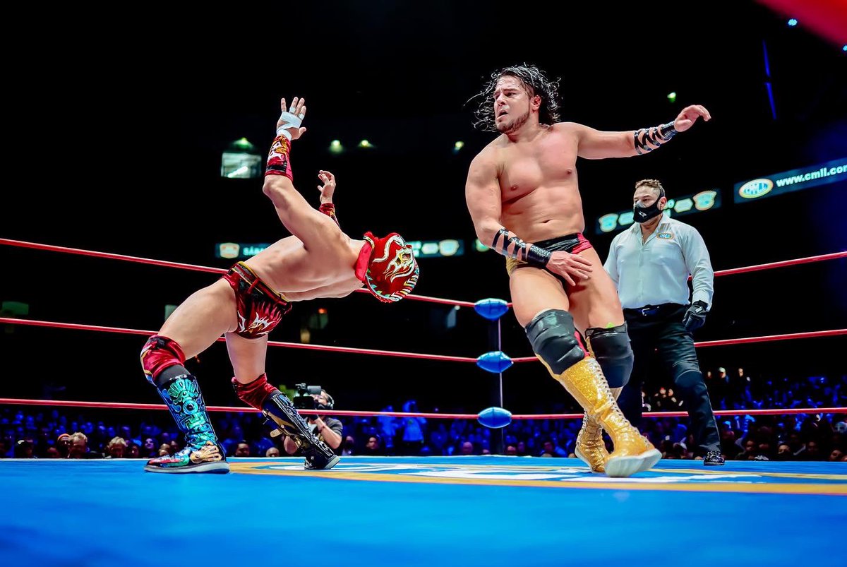 Lucha Libre CMLL on Twitter: "Los Ingobernables (Ángel de Oro y Niebla Roja) se llevaron la ...