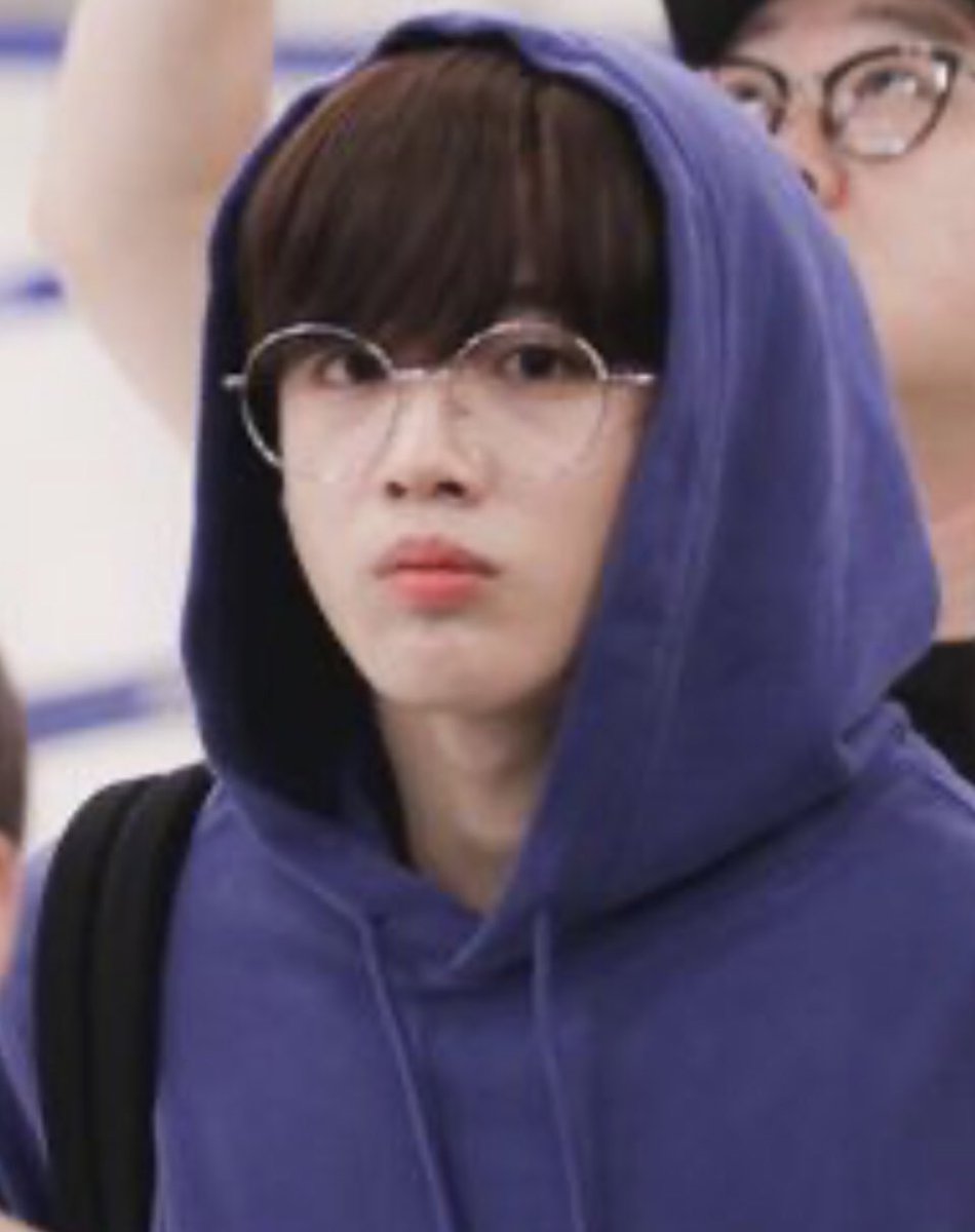 yoon on Twitter: "RT @KYHandKSH: Kim Yohan makes wearing hoodies look cool ♥️🐰♥️🐰♥️🐰 #후드티는_역시 ...