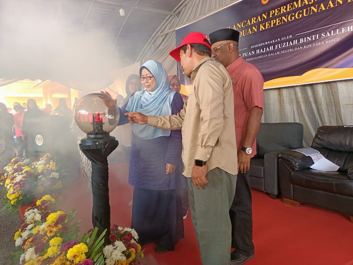 Berita RTM on Twitter: "Alor Setar, 12 Januari- 400 ekor ayam segar, telur 400 papan yang dijual ...