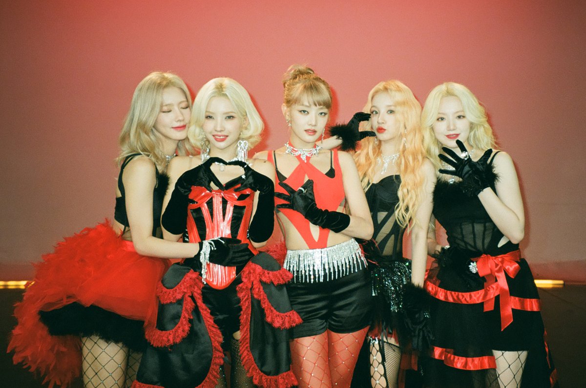 인스티즈(instiz) on Twitter: "거의 5개월째 전원 탈색 유지중인 아이돌.jpg (링크에 더있어요👉) https://instiz.net/pt/7304881"