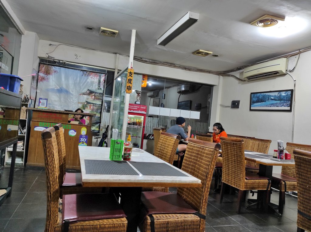 Diajakin temen makan di Take Japanese Restaurant di Pamulang. Dari ...