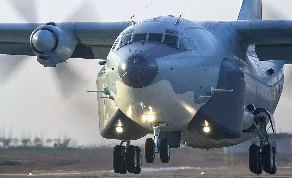 ST on Twitter: "Nice image of Y-8G escort comms jammer/EW aircraft and it’s replacement/upgraded ...