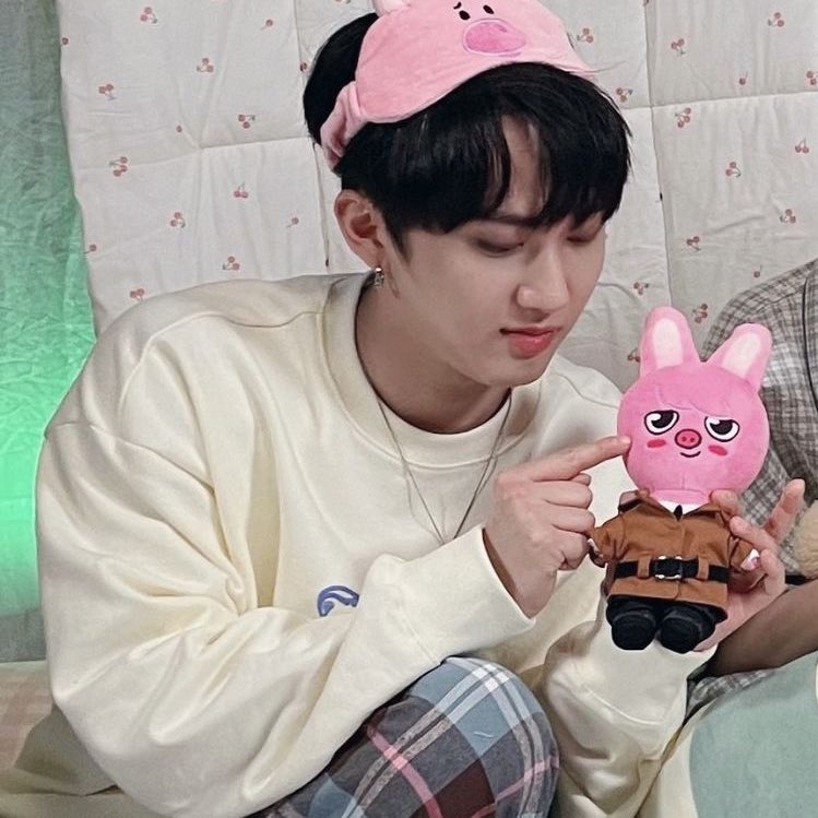 🍟 on Twitter: "dwaekki really is changbins baby