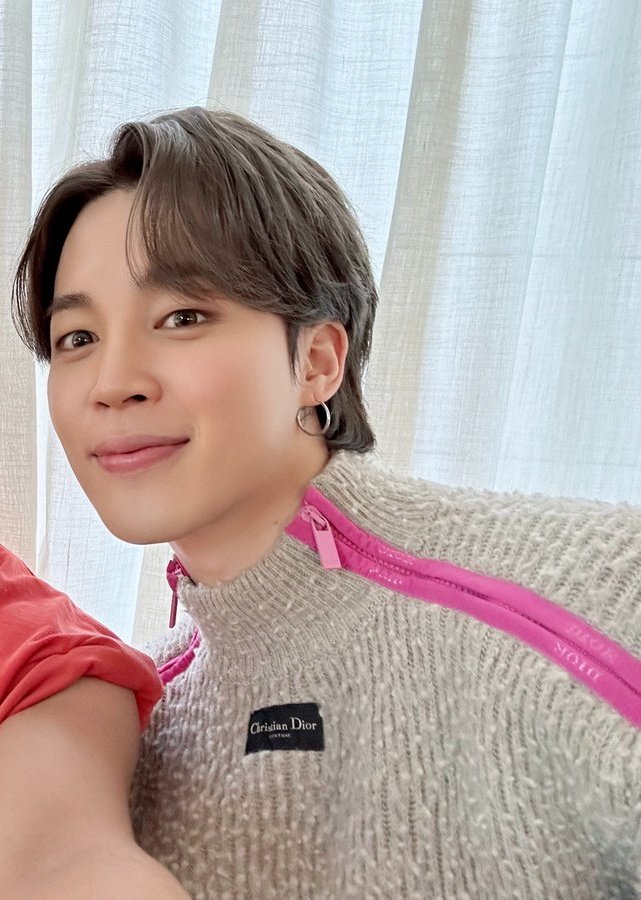 Spotify on Twitter: "#Taeyang's new single featuring #JIMIN of @BTS_twt is a #VIBE. Get on their ...