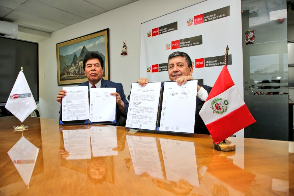 Ministerio de Energía y Minas on Twitter: "🔴 AHORA | MINEM suscribe convenio marco de ...