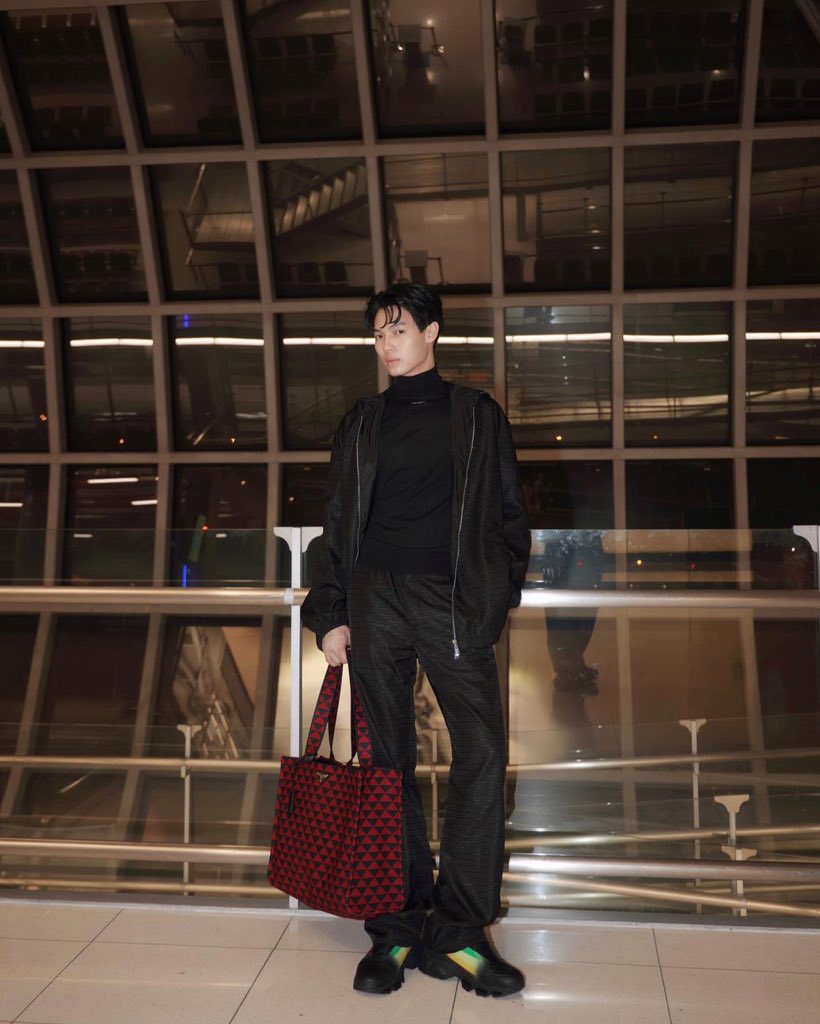 Mackey on Twitter: "RT @whatwinsays: IG @winmetawin update It’s been a while, see you soon ...