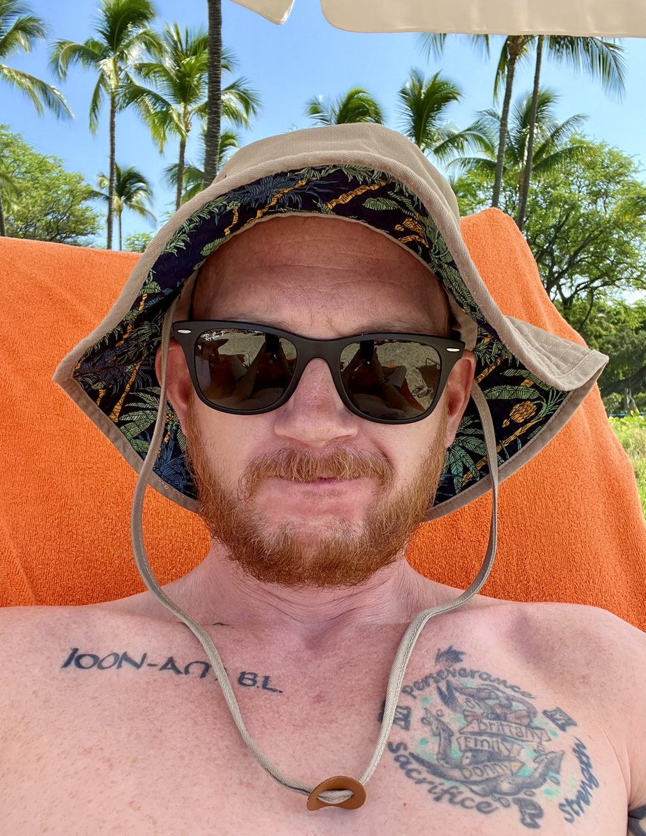 XXL Ginger Daddy on Twitter: "Not one single kiss for “Kiss a Ginger day”.. would you kiss me?"