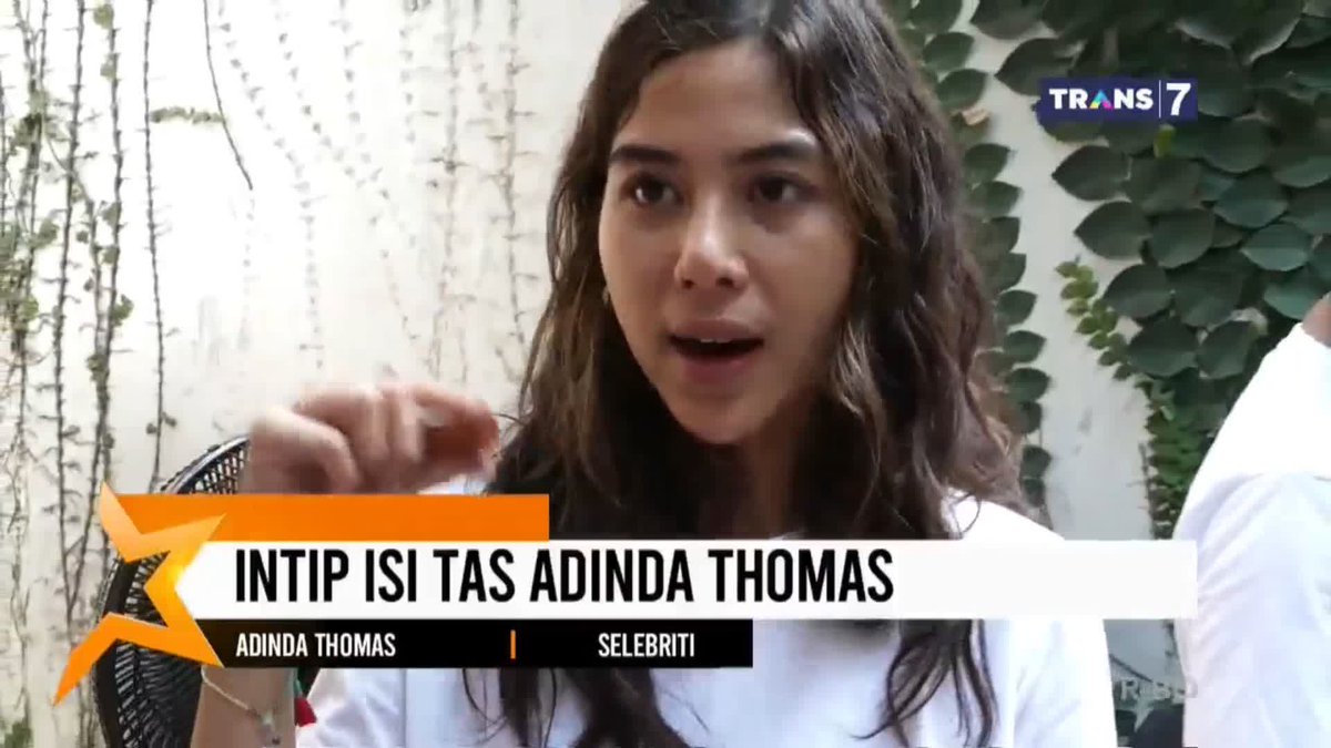 TRANS7 on Twitter: "Intip isi tas Adinda Thomas #Selebrita"